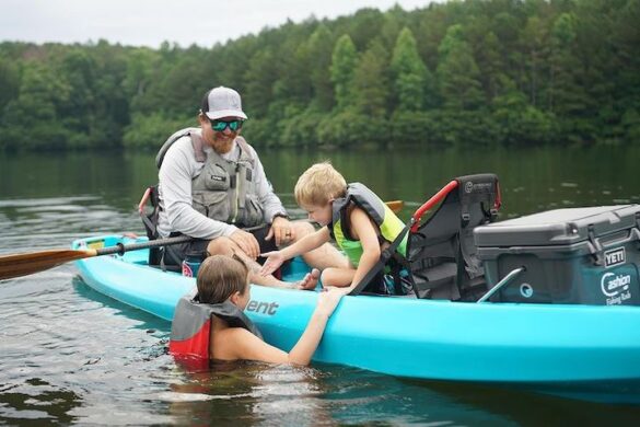 Get Your Hands the Best Tandem Kayak: For Fun Sea Adventures